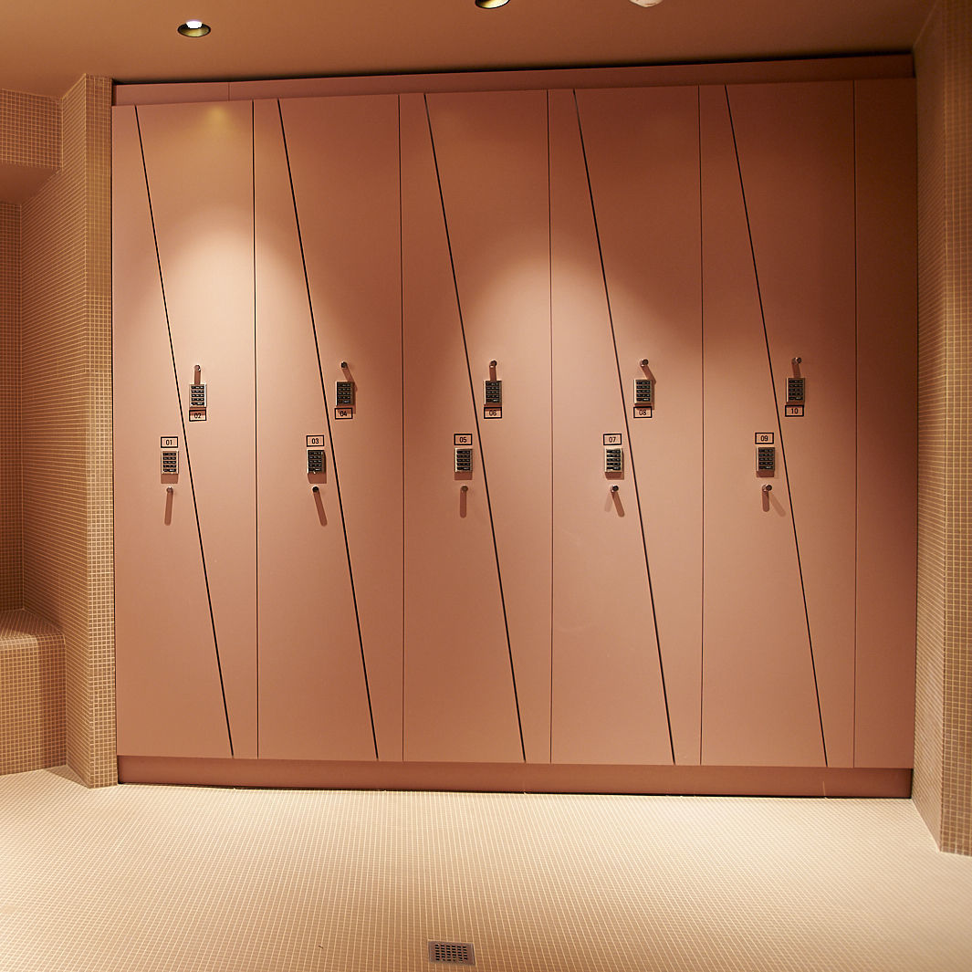 三聚氰胺更衣室储物柜 - OPTIMA - GEKIPS - 木质 / 密码 / 商用