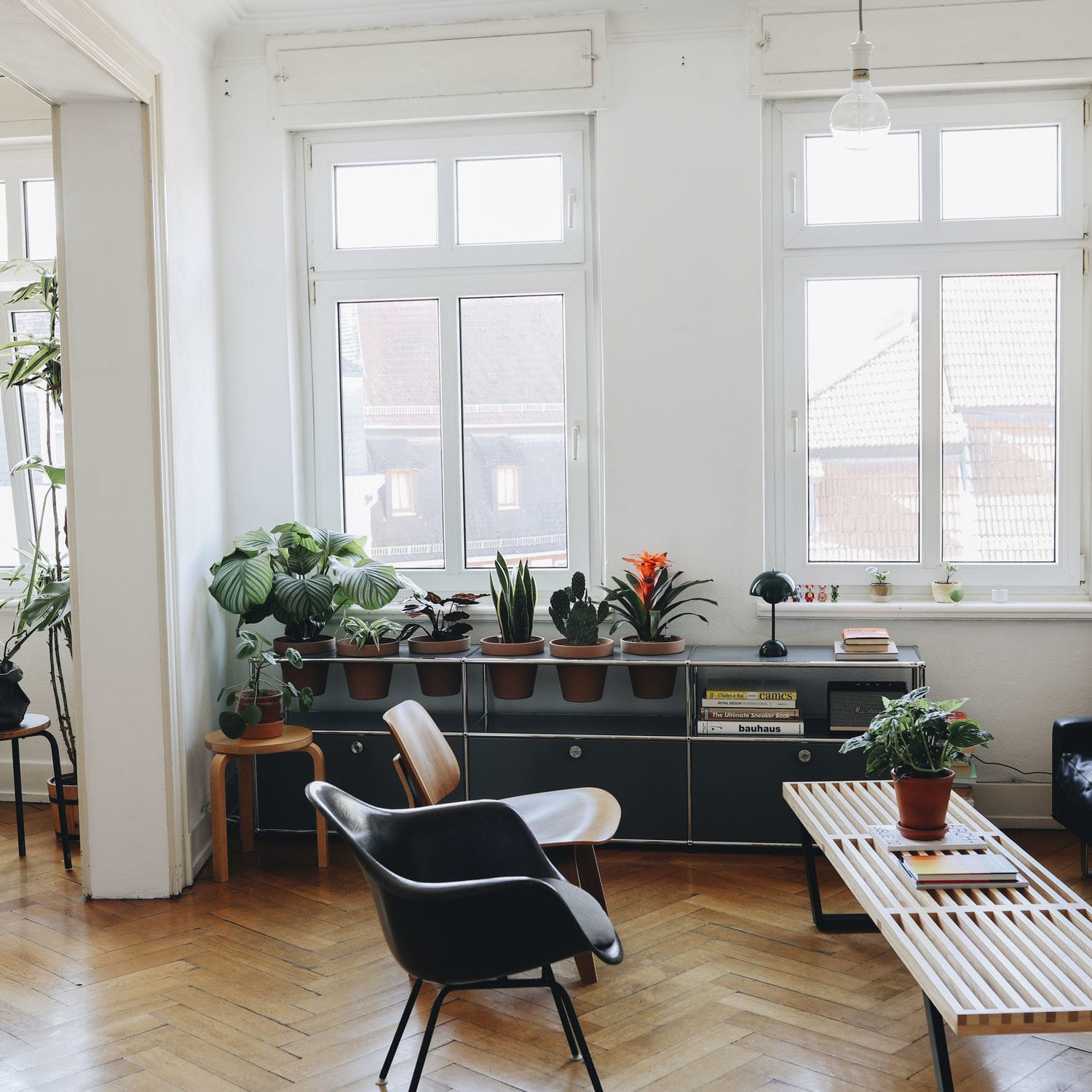 现代风格餐边柜 - World of Plants for USM Haller - USM Modular Furniture - 金属 / 搁板